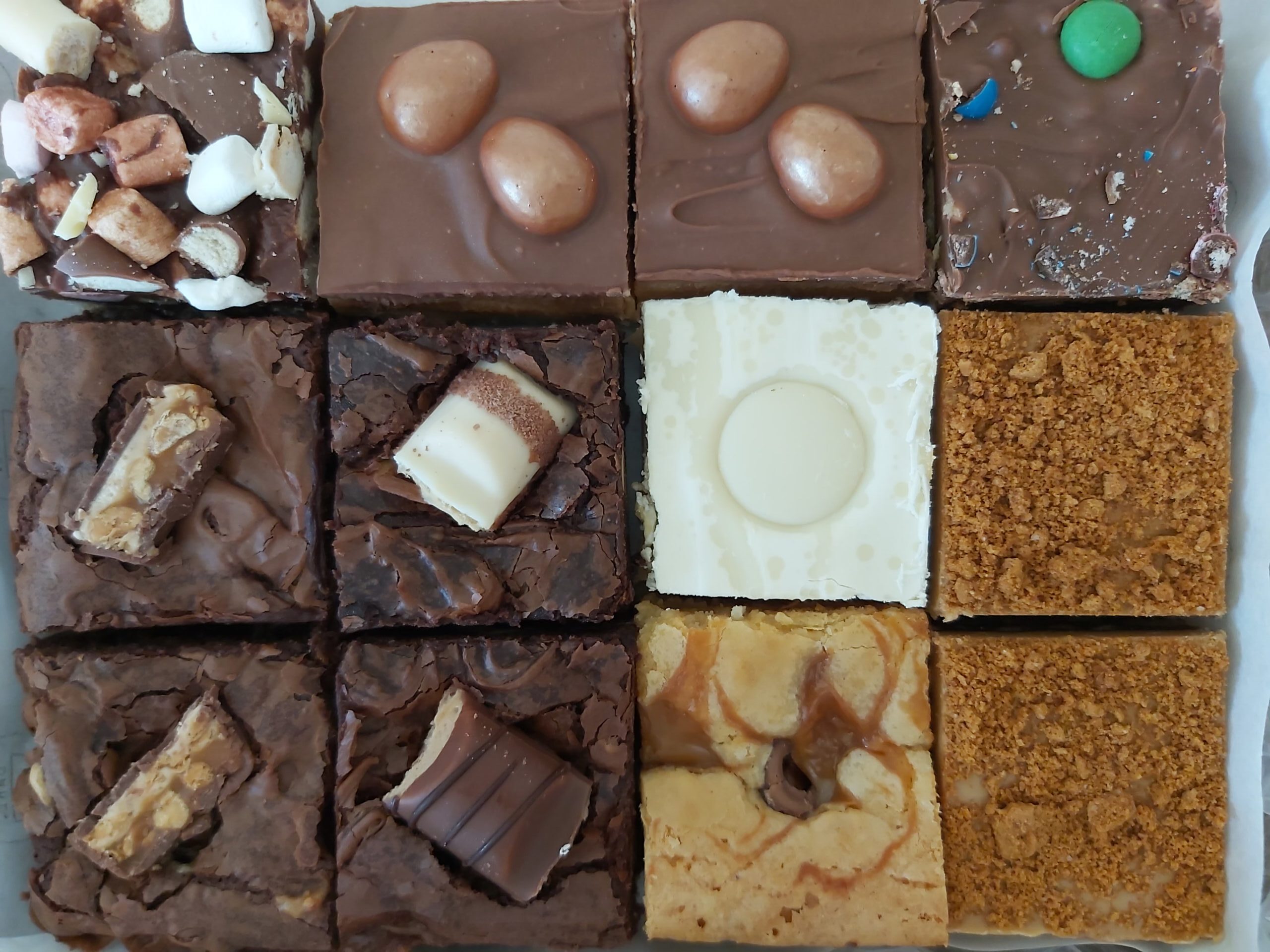 Buy 12 Tray Bakes Online - Large Box - they bake